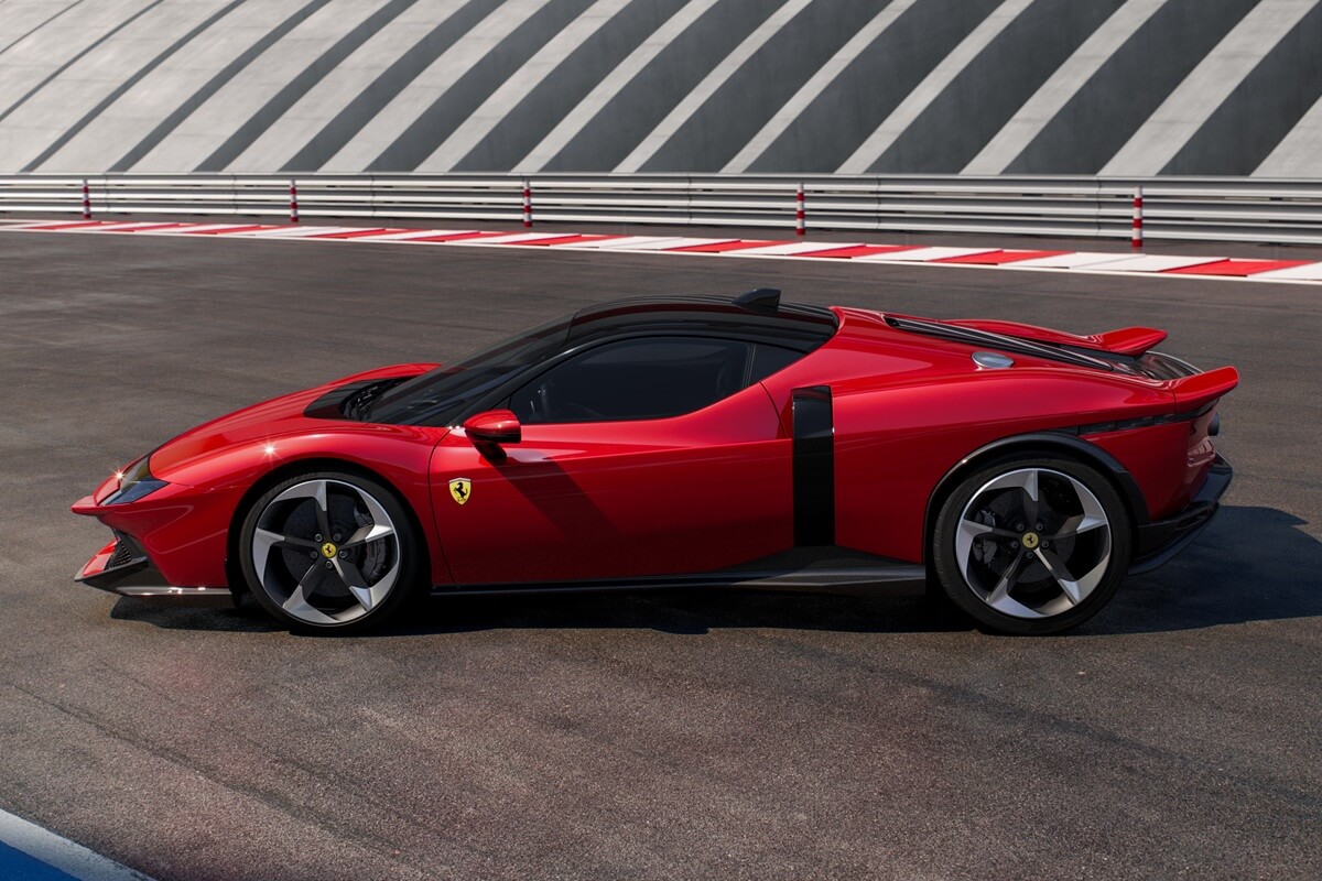 Weight Ferrari 849 Testarossa 2026 Twin-turbo V8 1050 PS AWD - Carstan.info